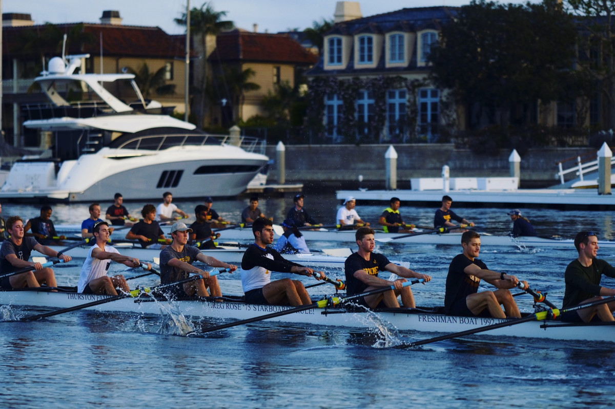 Newport Beach – Battle of the Titans | Friends of UC Irvine Rowing